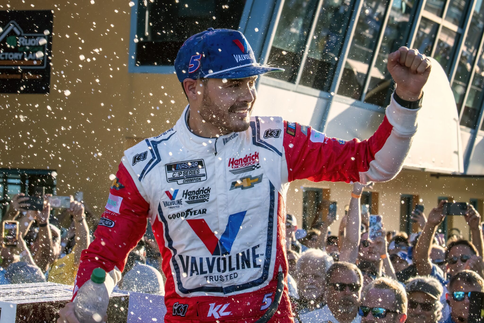 Larson Captures Dixie Vodka 400, Plays Spoiler Role in NASCAR Cup ...